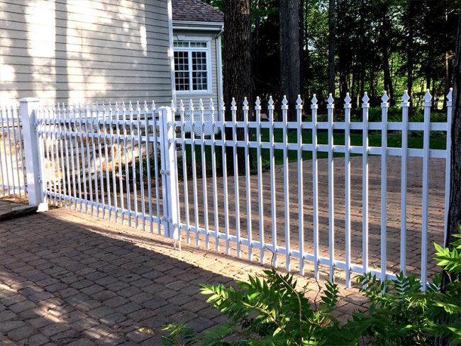 Ottawa Fencing | Residential & Commercial Fence Company | Ideal Fence